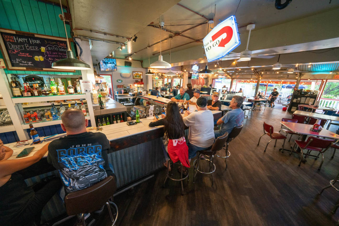 Dixie Grill BBQ & Crab Shack - Aiea (Near Aloha Stadium), HI