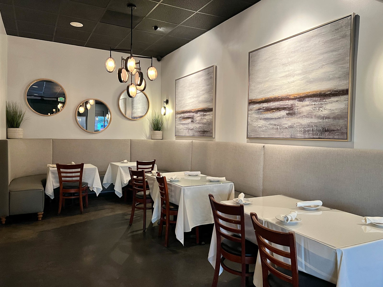 Authentic Restaurant in Tarzana | Frankie's