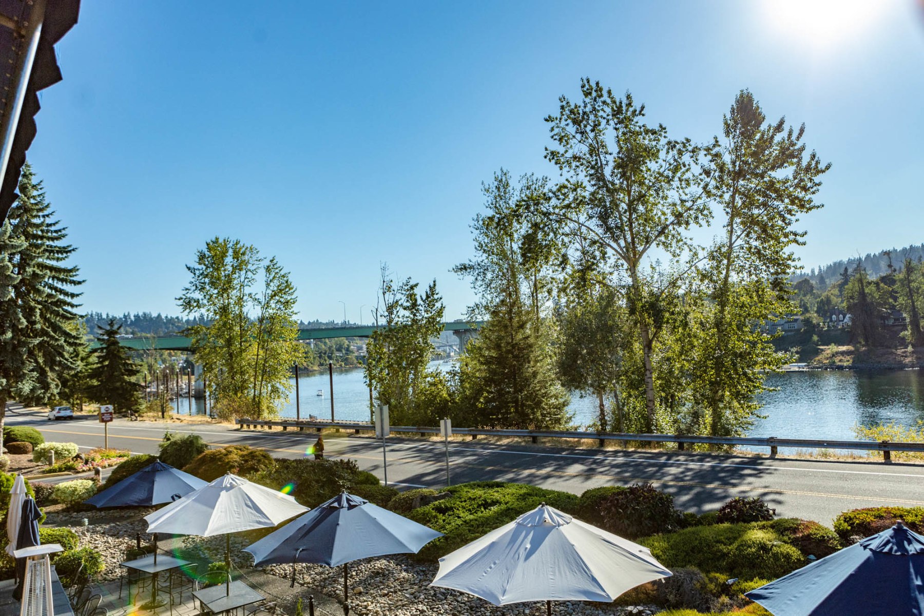 Rivershore Bar & Grill - Oregon City, OR