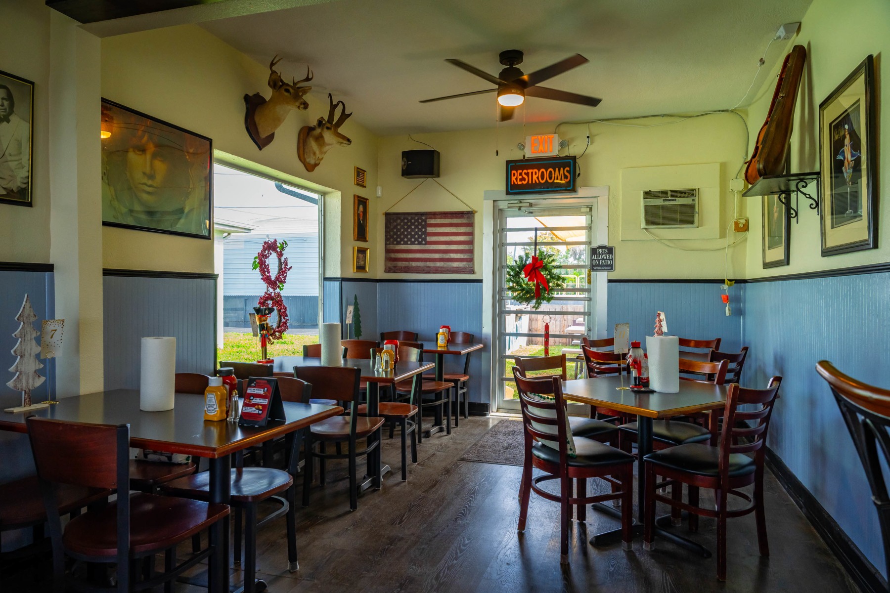 Must-Try Bar in Lake Alfred, FL | RAISE THE BAR AND GRILL