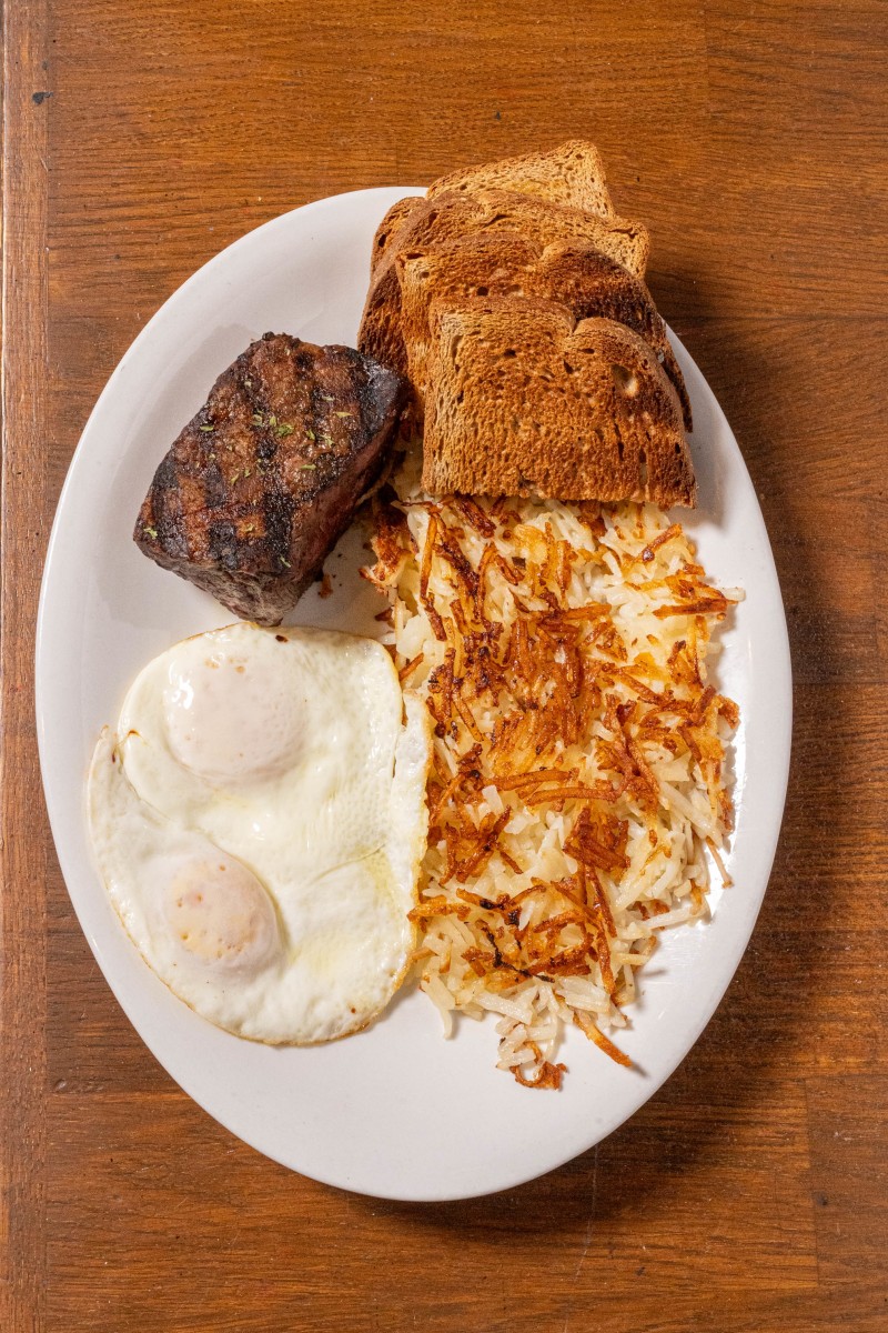 High Rocks Restaurant and Lounge - Gladstone, OR