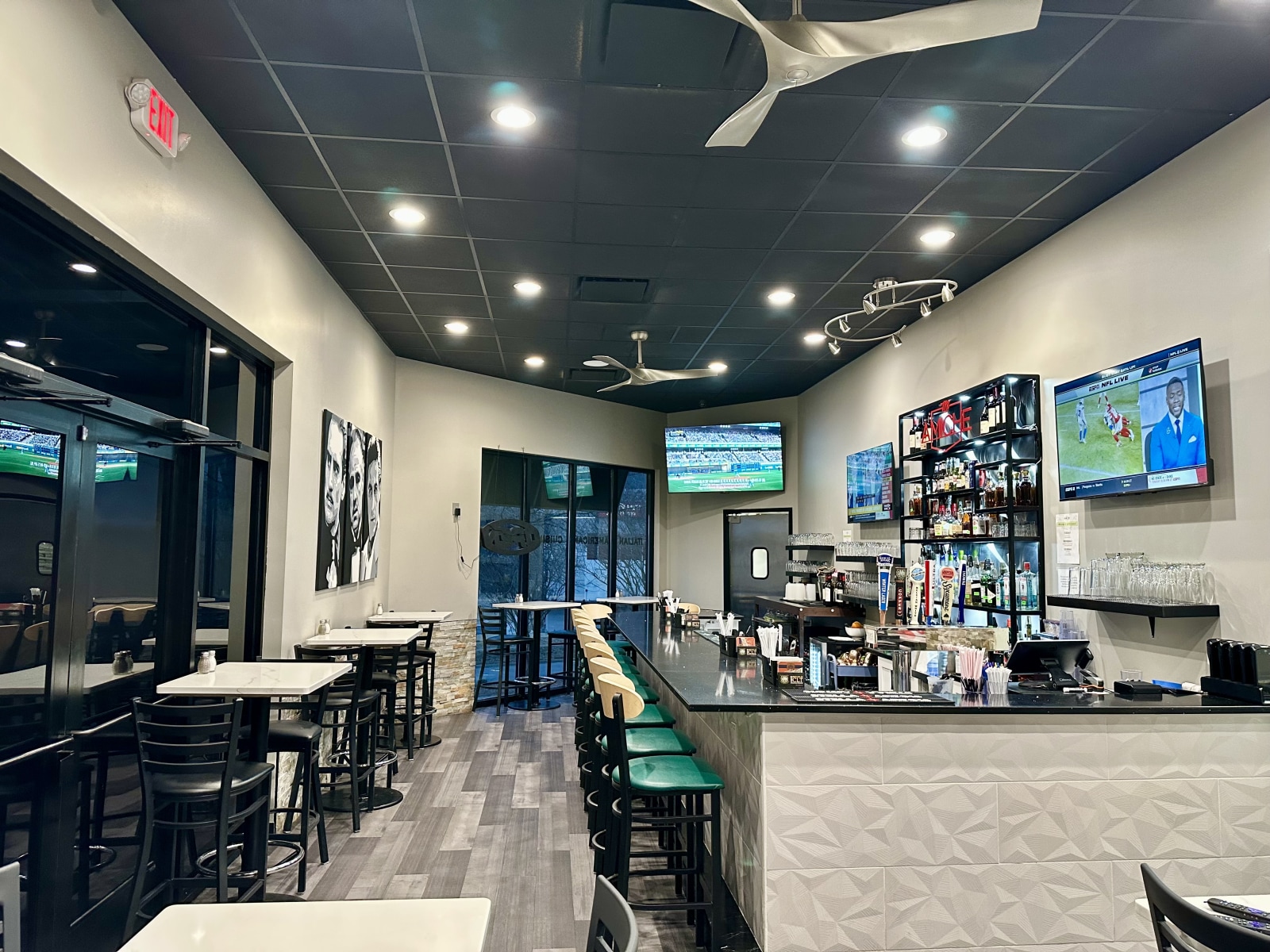 Mi Amiche - Italian & American favorites in Lake Norman, Mooresville.