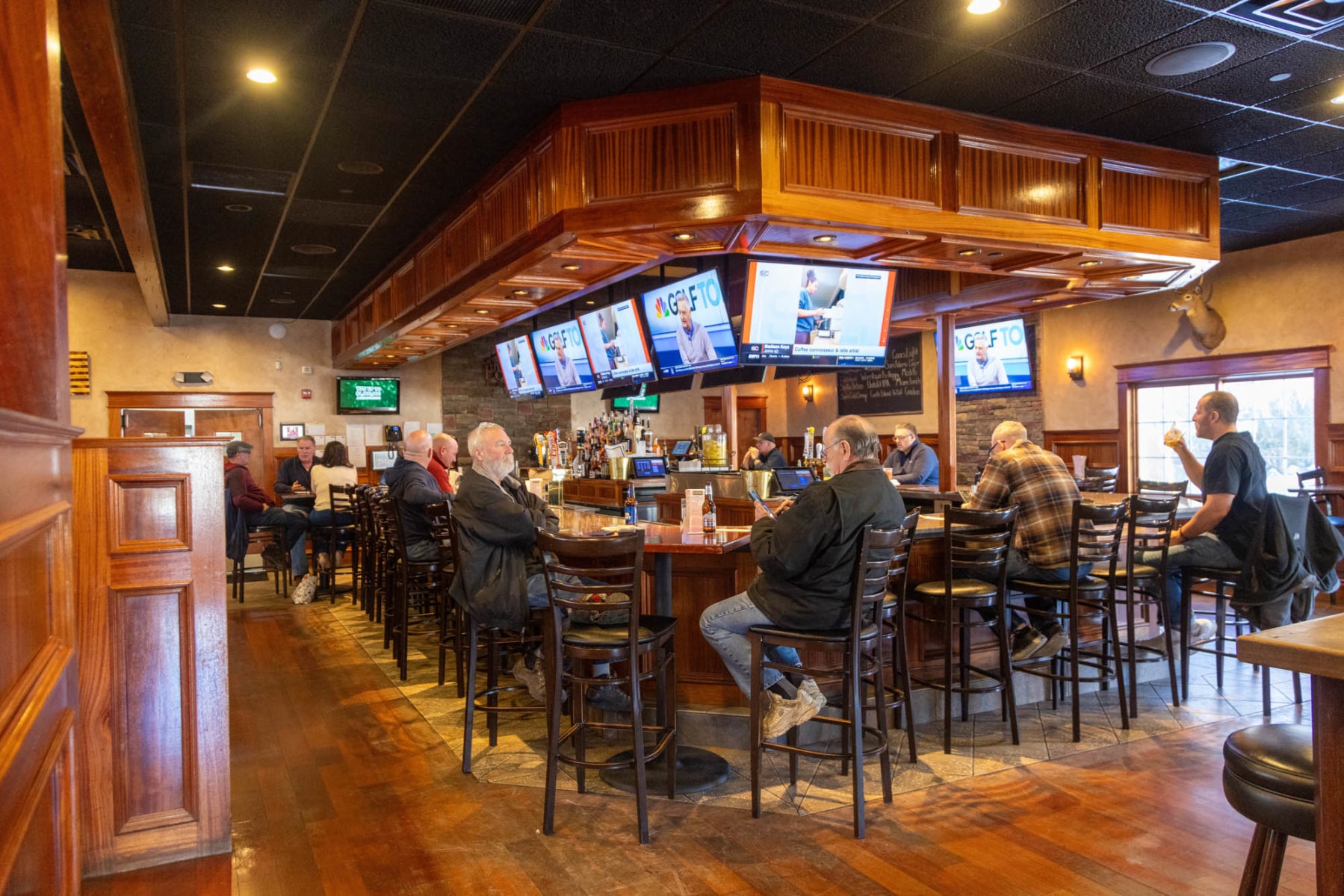 Best American Restaurant in Randolph | Lodge Bar And Grill