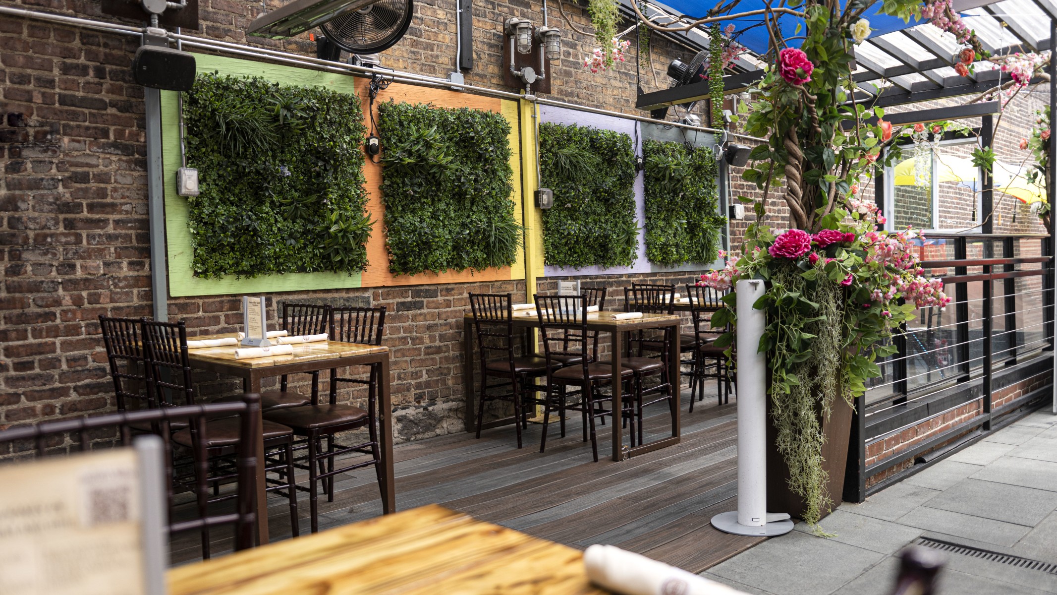 Inwood Bar And Grill - Inwood, New York, NY