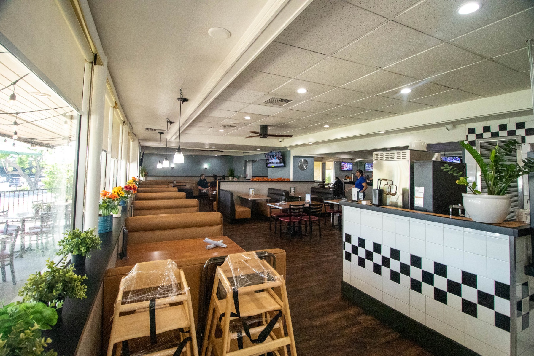 Best American Restaurant in Claremont | The Corner Grill & Bakery