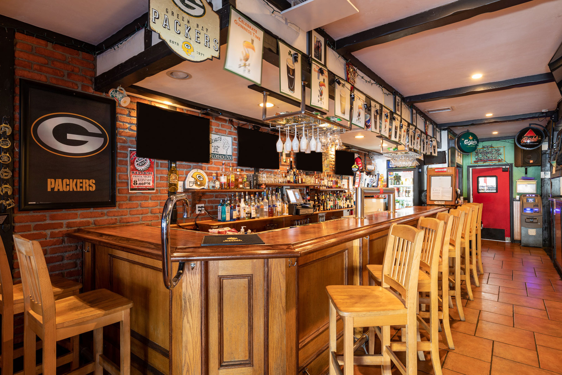 Pickwick Pub - Woodland Hills, CA