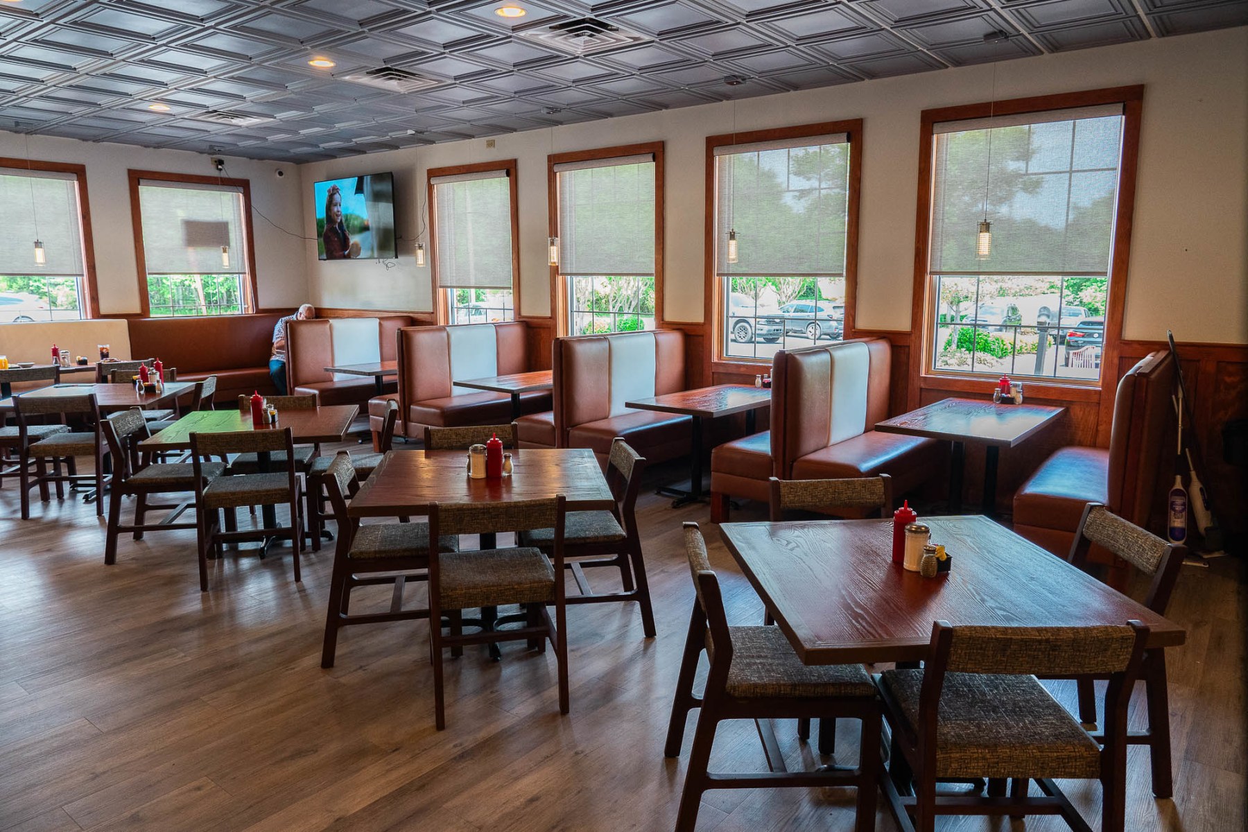 Best American Restaurant in High Point | University Diner