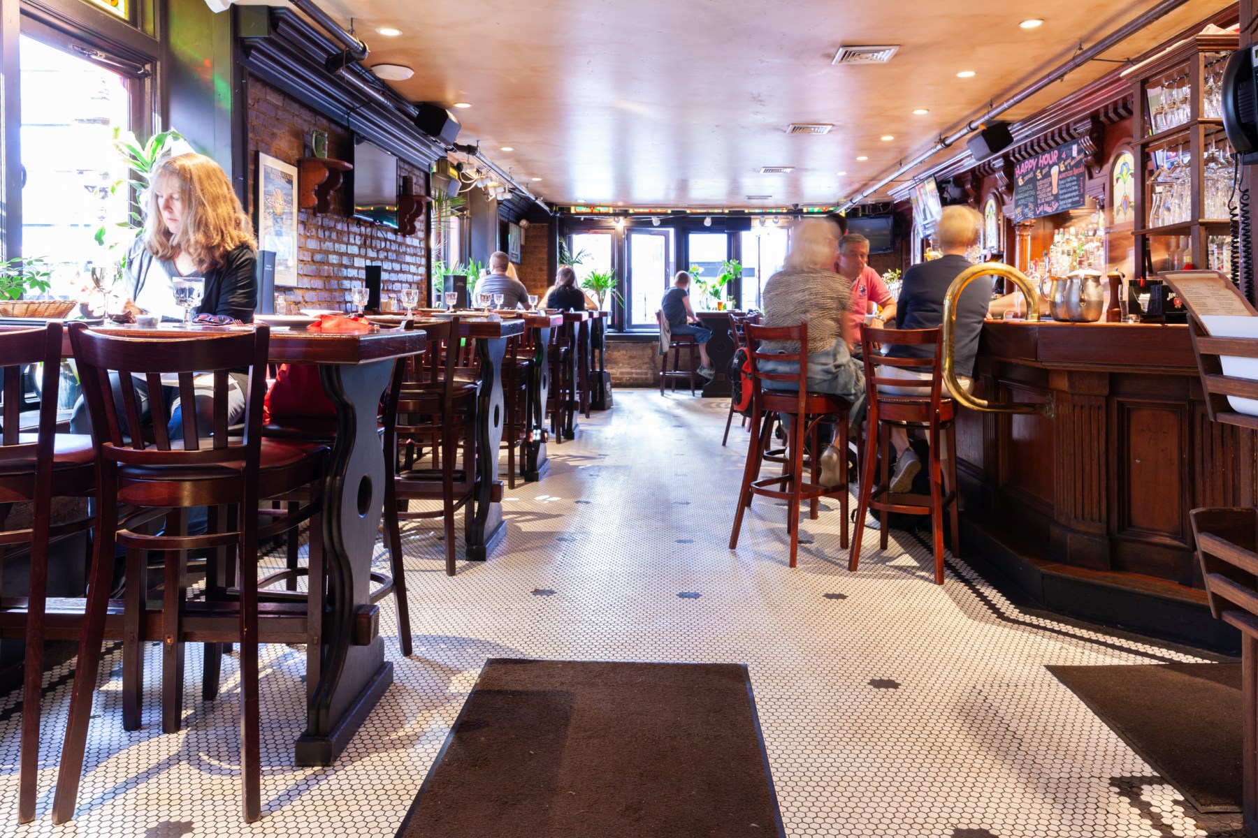 Must-Visit Irish Pub in Midtown | Playwright Tavern