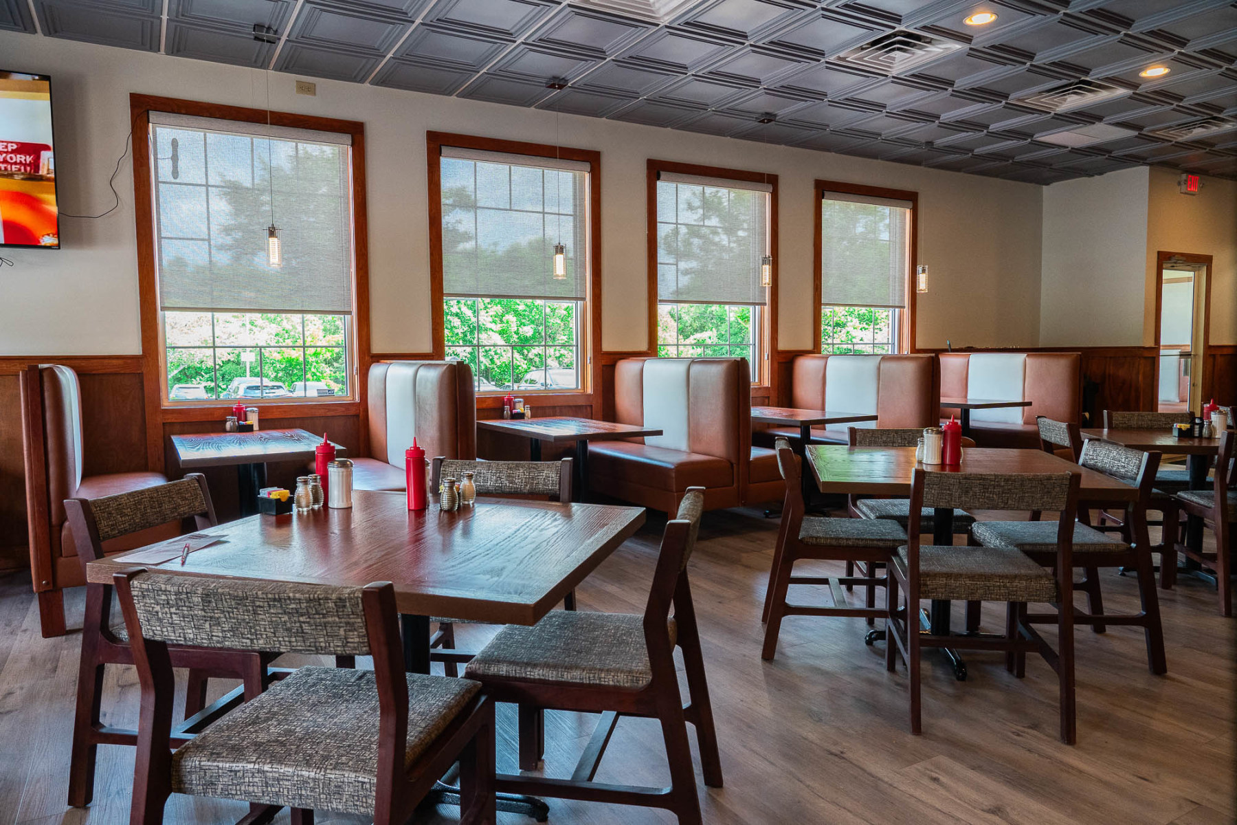 Best American Restaurant in High Point | University Diner