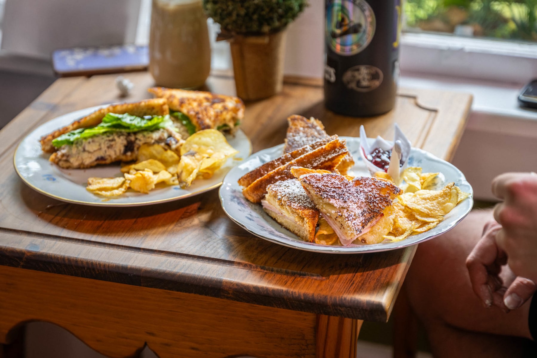 Best Cafe in Donelson, Nashville, TN | Troll House Cottage