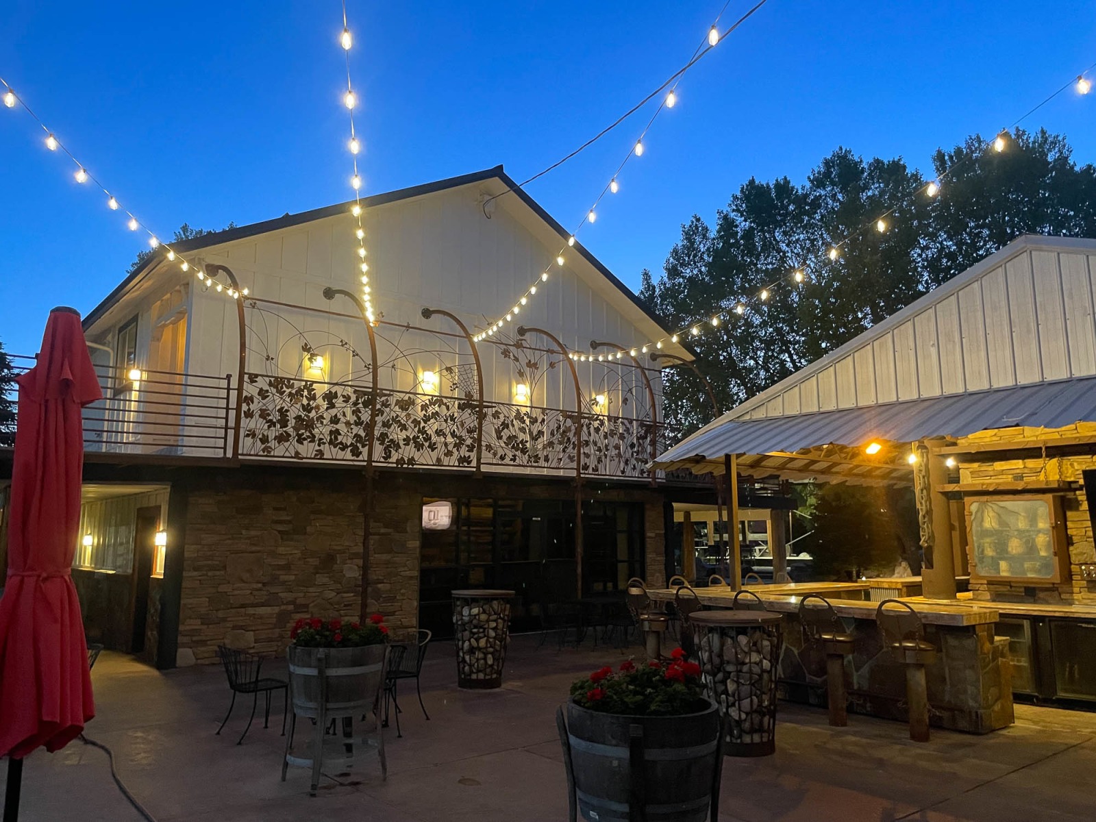 Shindig Kitchen + Social - Hauser, ID