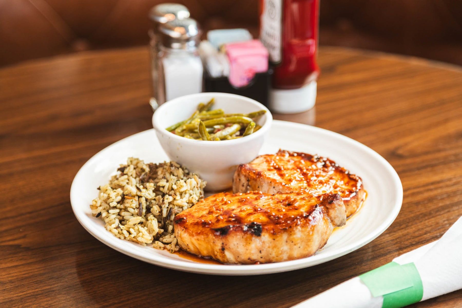 Best American Restaurant in Sweetwater | The Lazy Beagle