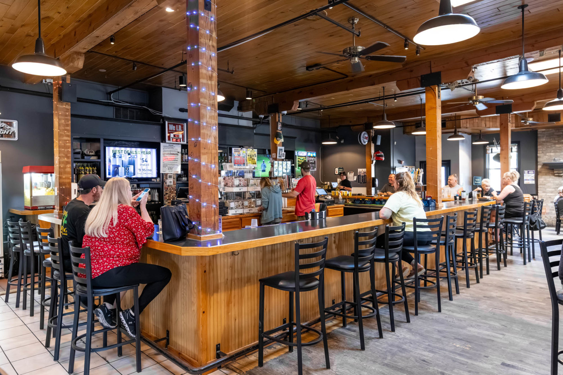 Must-Try Bar in Chaska, MN | Cy's Bar and Grill