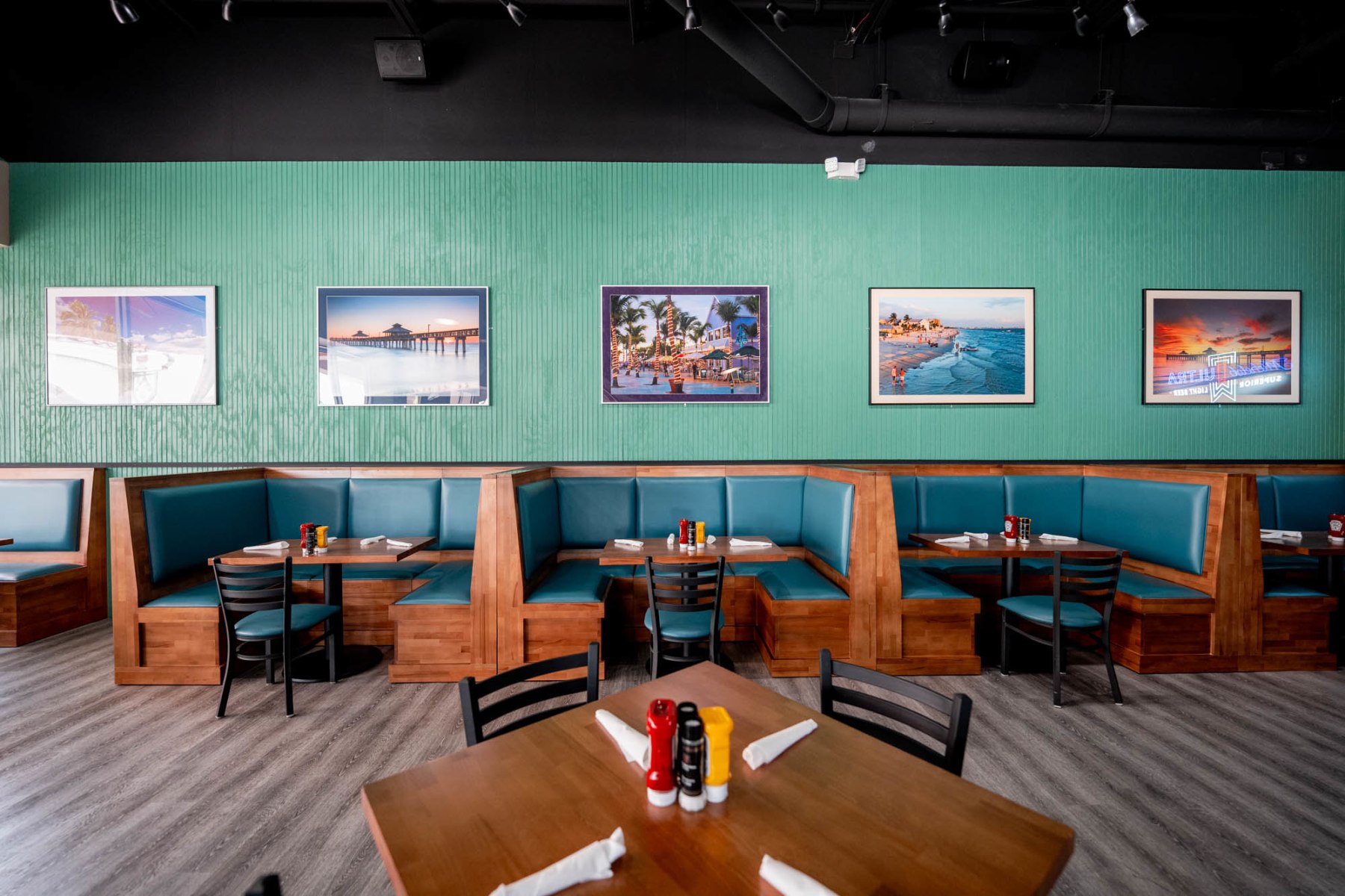 Best American Restaurant in Estero, FL | Rush Inn Estero