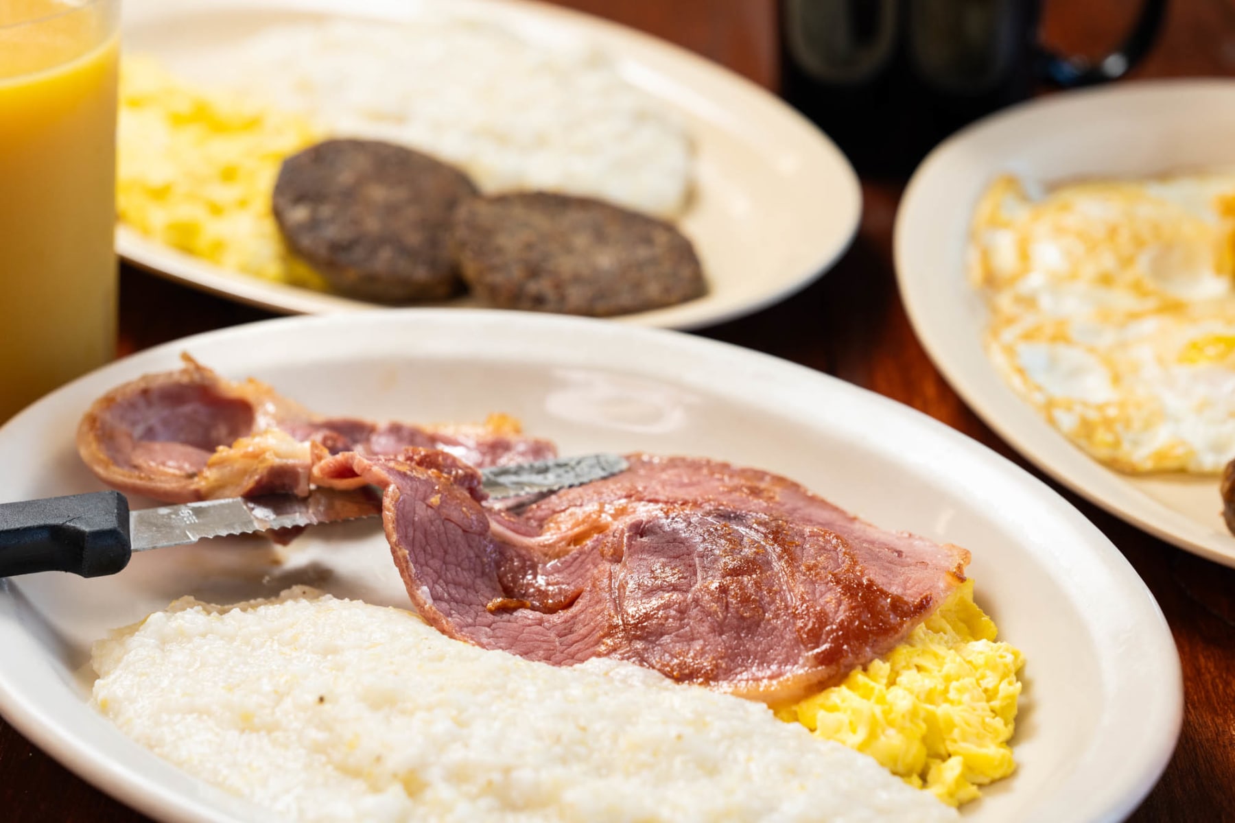 Must-Visit Southern Restaurant in Angier | Ed's Family