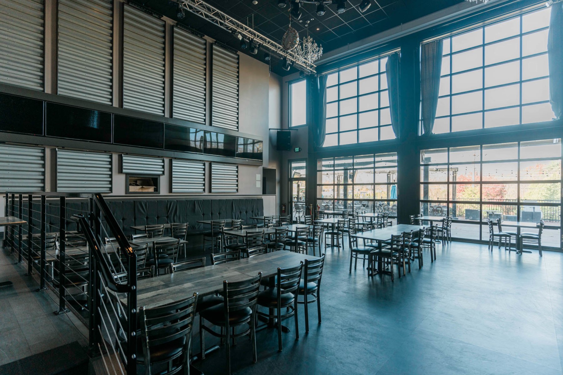 Must-Try Lounge in Latham, NY | Philly Bar & Lounge