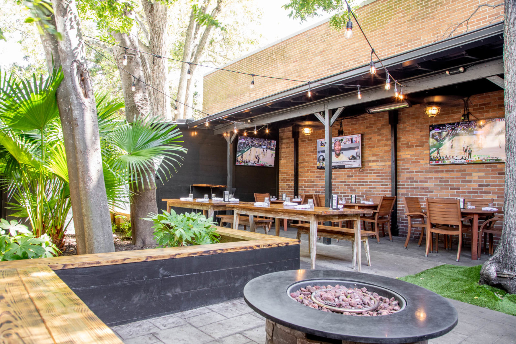 Blind Tiger – Best Pub in Charleston, SC