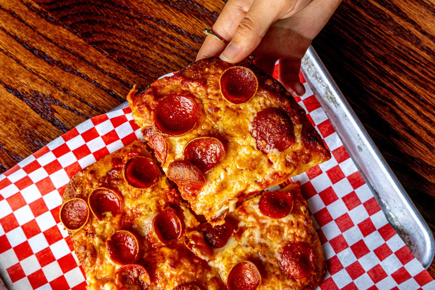 The Greyhound Bar & Grill – Must-Try Pub in Highland Park