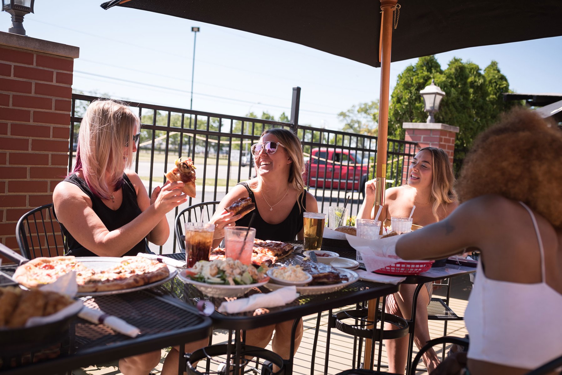 Limelight Sports Bar and Grill - Warren , MI