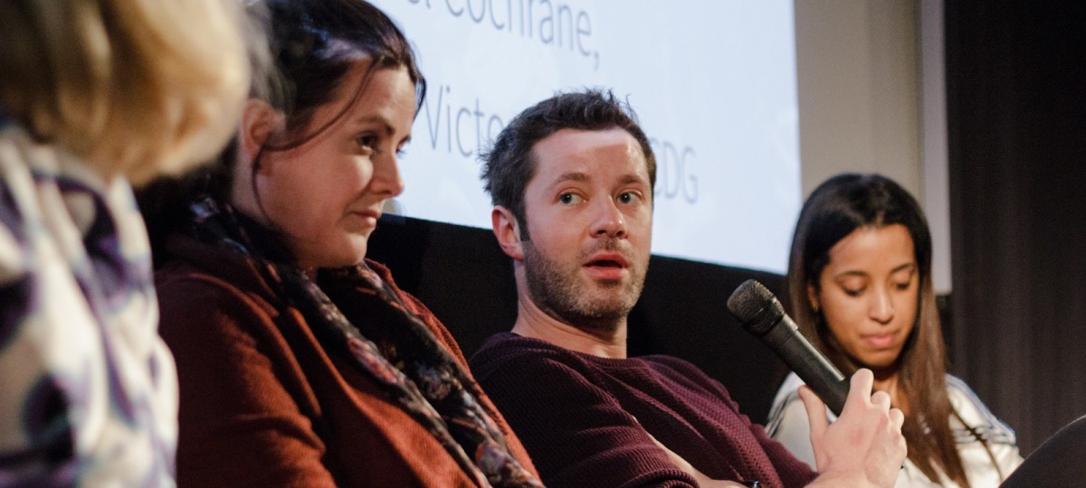 How Can an Actor Stand Out from the Crowd?