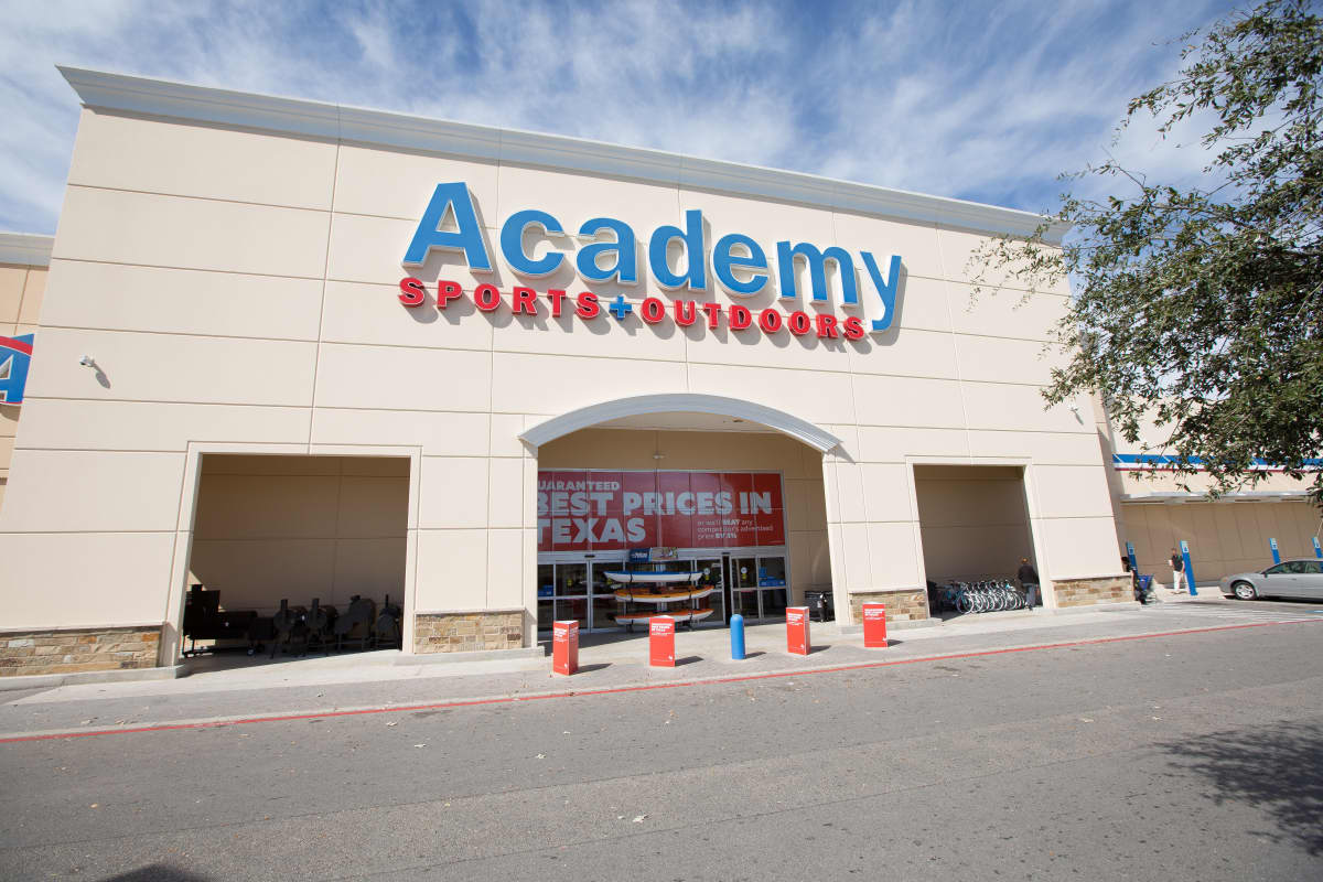 Military Crossing | Retail investment sale in San Antonio, Texas - SRS