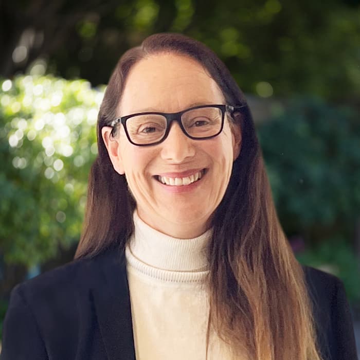 Beth Raeder, Manager of Internal Communications at SRS Real Estate Partners