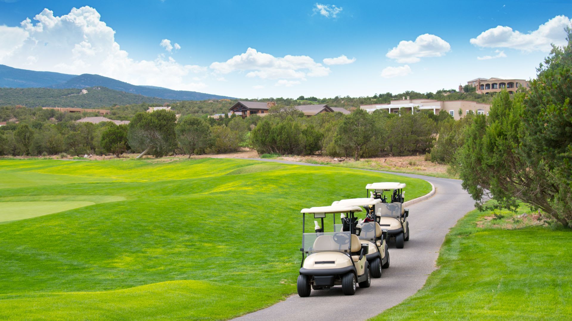 Explore Ultimate Golf Course Destinations: Bucket List! | Stacker Inc.