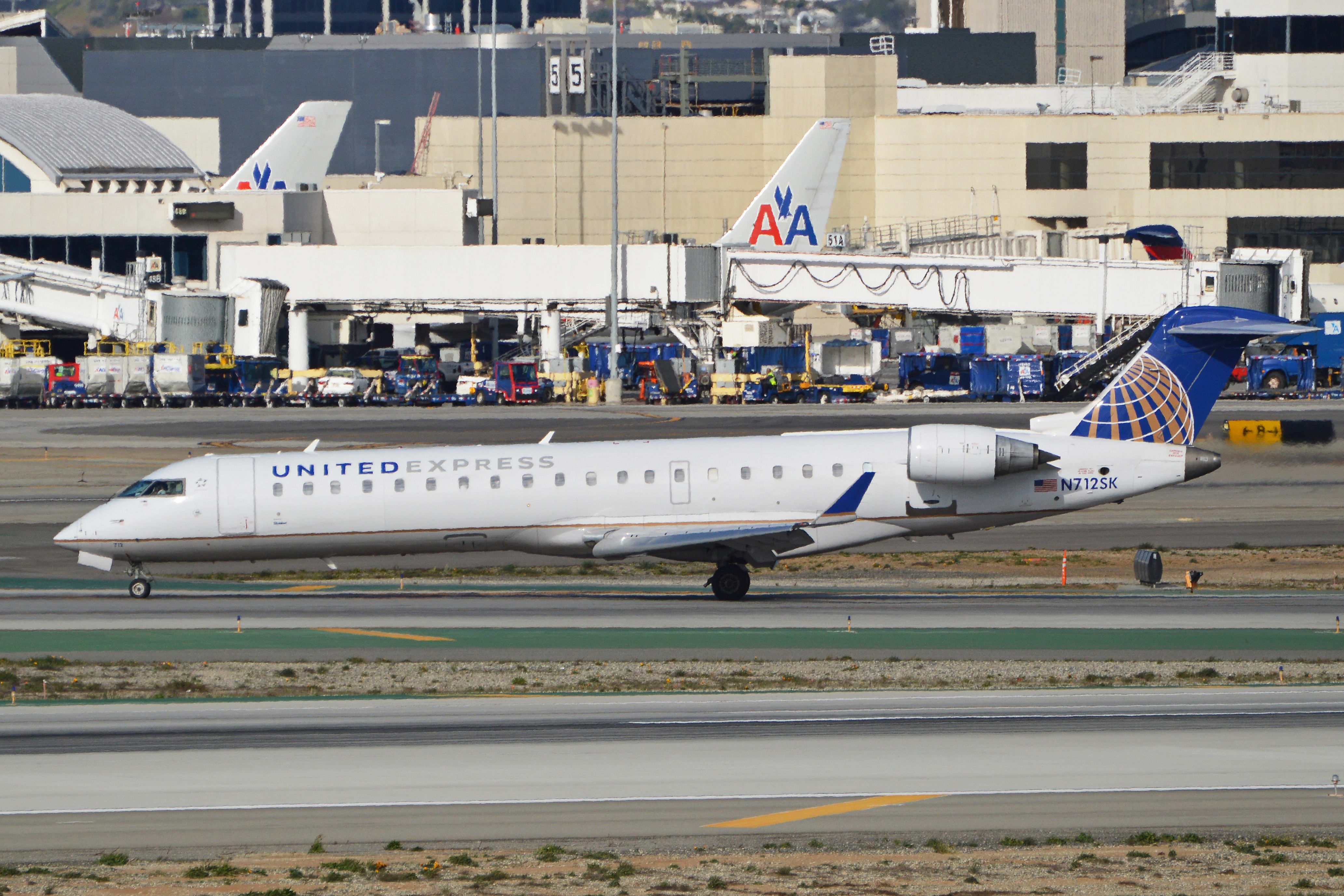 United Bombardier CRJ-701ER - Star Alliance Virtual