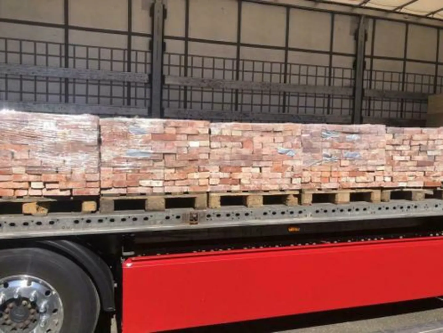 Oude rode metselstenen genuanceerd