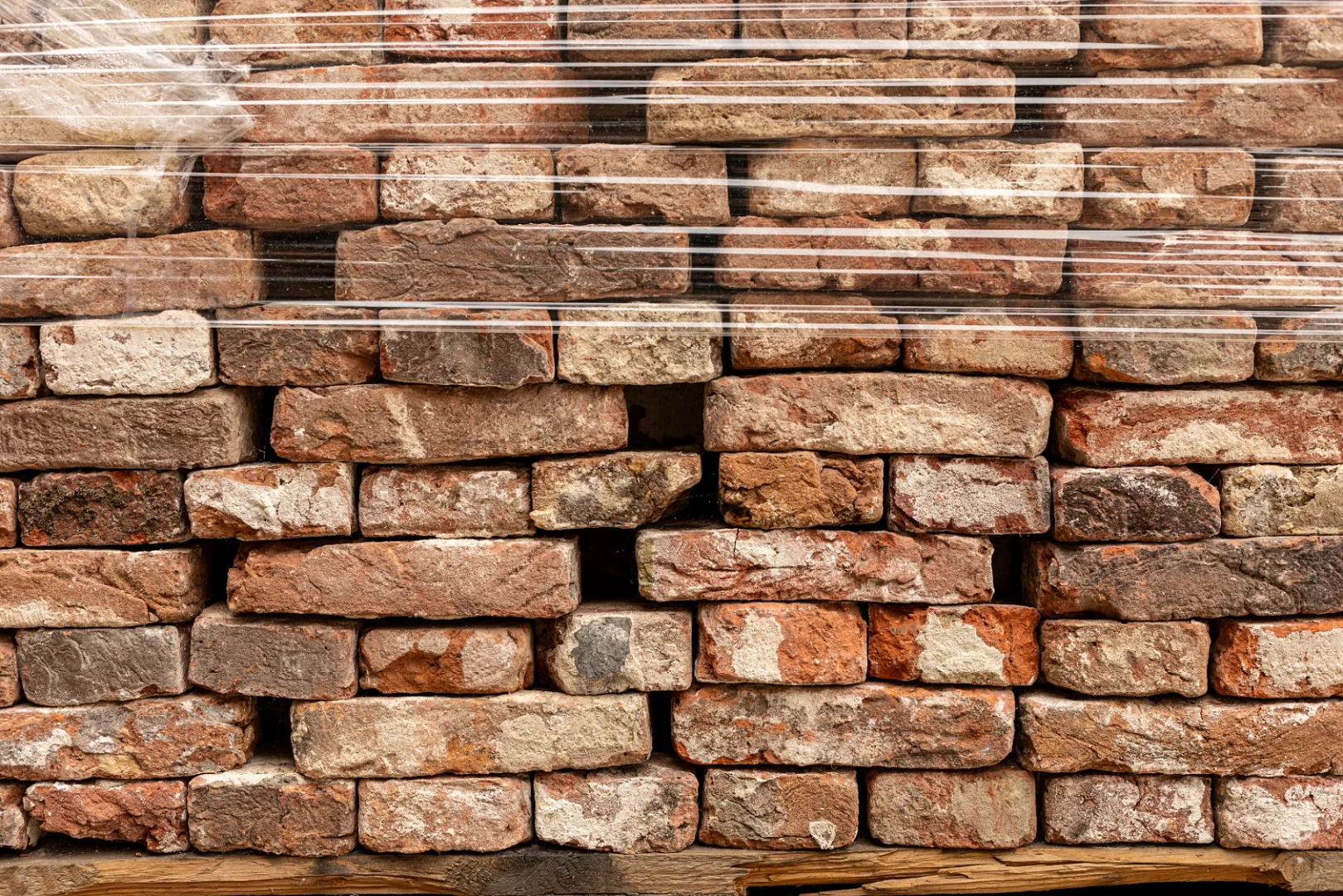 Oude metselstenen | van Dillen antieke bouwmaterialen