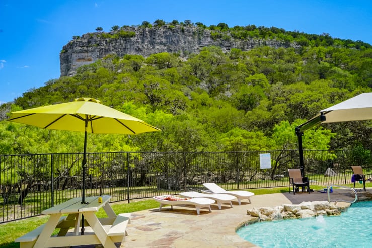 7 Bluff Cabins - Stash Hotel Rewards