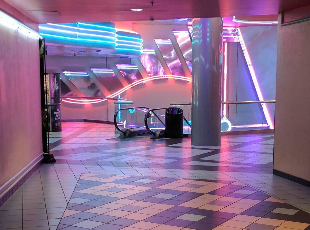 80s mall