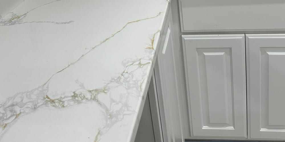 Calacatta Luxury Quartz Quartz by Apex Quartz USA Inc - StoneTrash