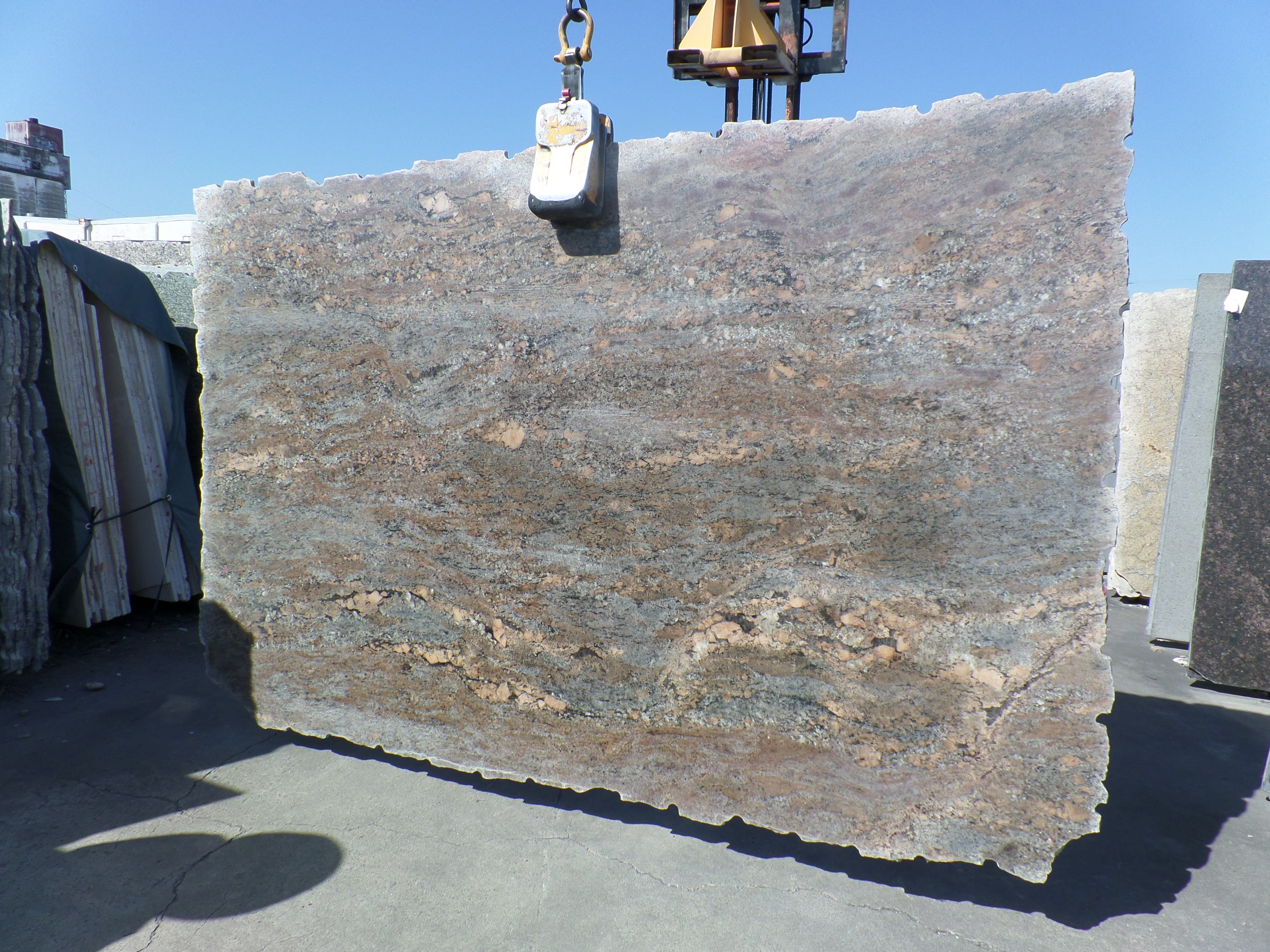 Crema Bordeaux Granite - StoneTrash