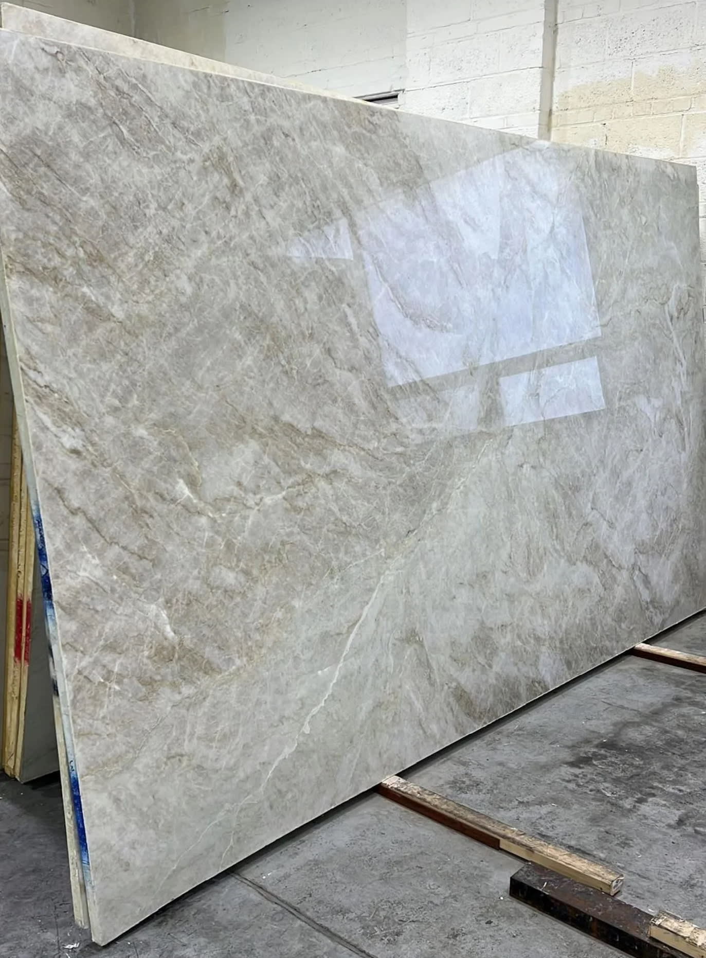 Quartzite Perla Venata Tajmahal Quartz - StoneTrash