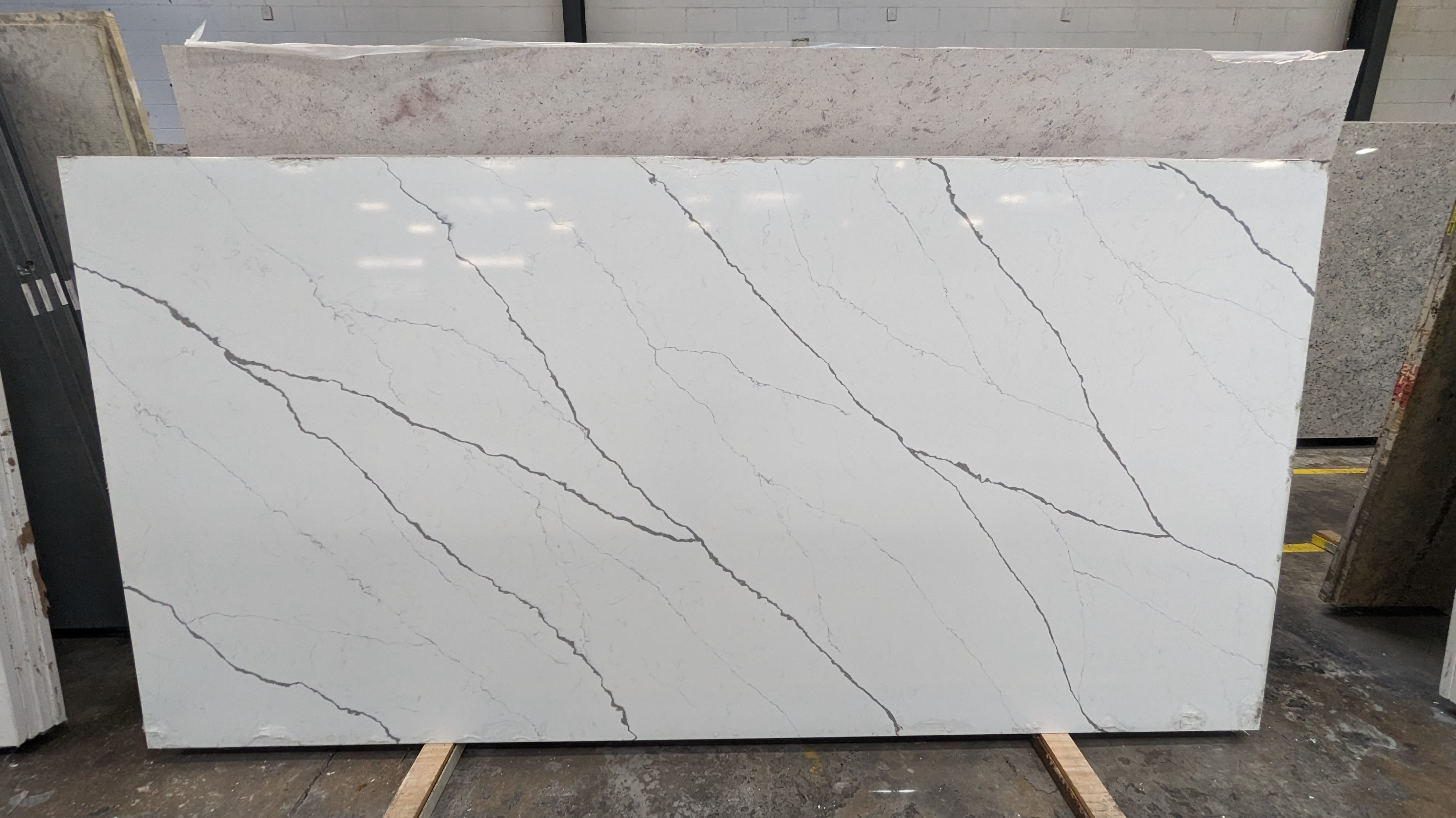 MODA Calacatta Venetian Quartz - StoneTrash