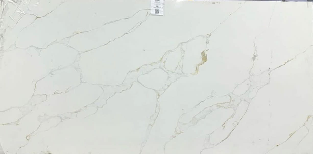 Calacatta Luxury Quartz 8943D Quartz by Apex Quartz USA Inc - StoneTrash