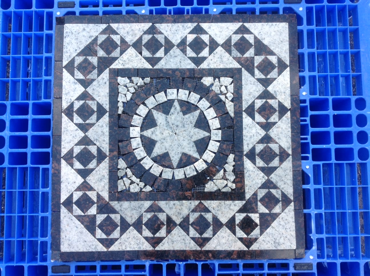 Granite Medallion Granite Tile - StoneTrash