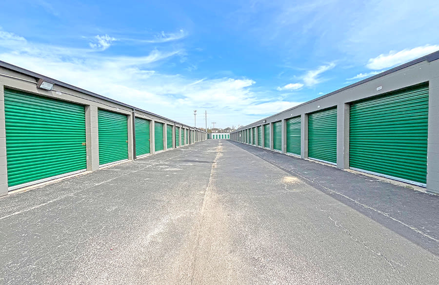 The Benefits of Drive-Up Storage Units | Lockaway Storage