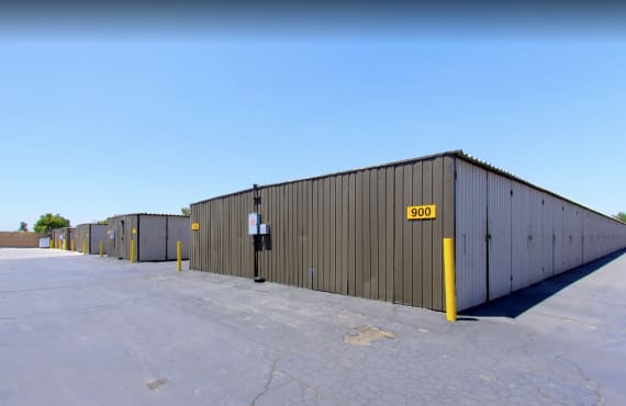 Derrel's self storage units in Bakersfield, CA from $35