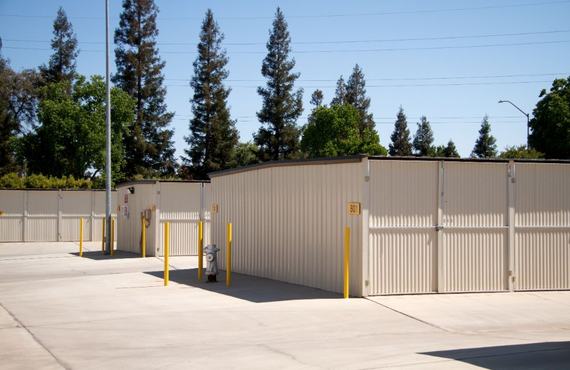 Derrel's self storage & RV storage in Fresno, CA from $51.50