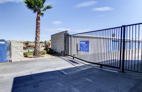 1 Month Free Storage Units Menifee | 27887 Holland Rd