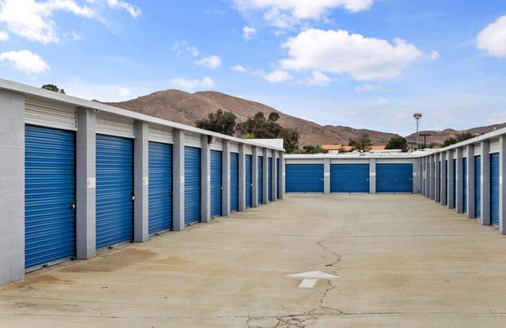1 Month Free Storage Units Near Sun City | 27437 Murrieta Road