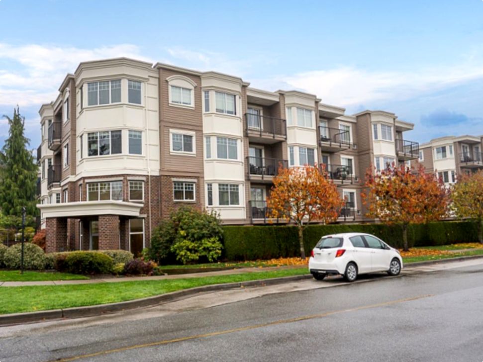 302 15389 Roper AVE White Rock White Rock For Sale, R3068358 ...