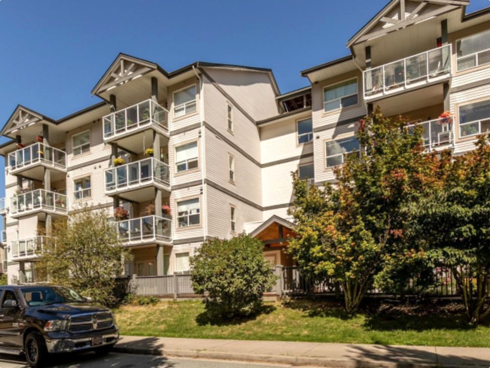 308 1203 Pemberton AVE Squamish Squamish For Sale, R3039773 - StrawHomes.com