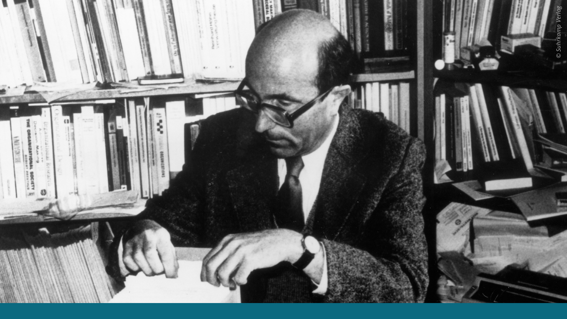 Zum 25. Todestag von Niklas Luhmann. Nachricht auf suhrkamp.de