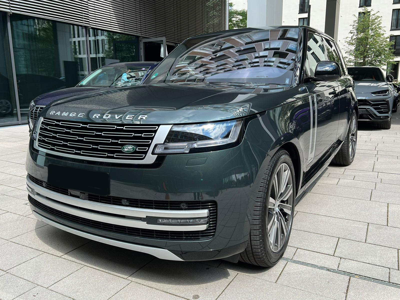 Rent a Land Rover Range Rover Vogue D350 Autobiography in Europe ...