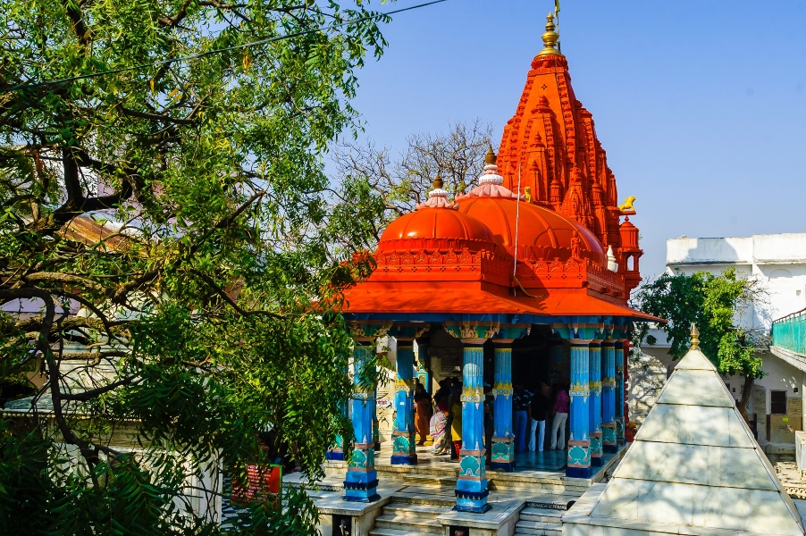 The Brahma Temple in Ajmer Pushkar, India | Day Tripe with Sunleisureworld