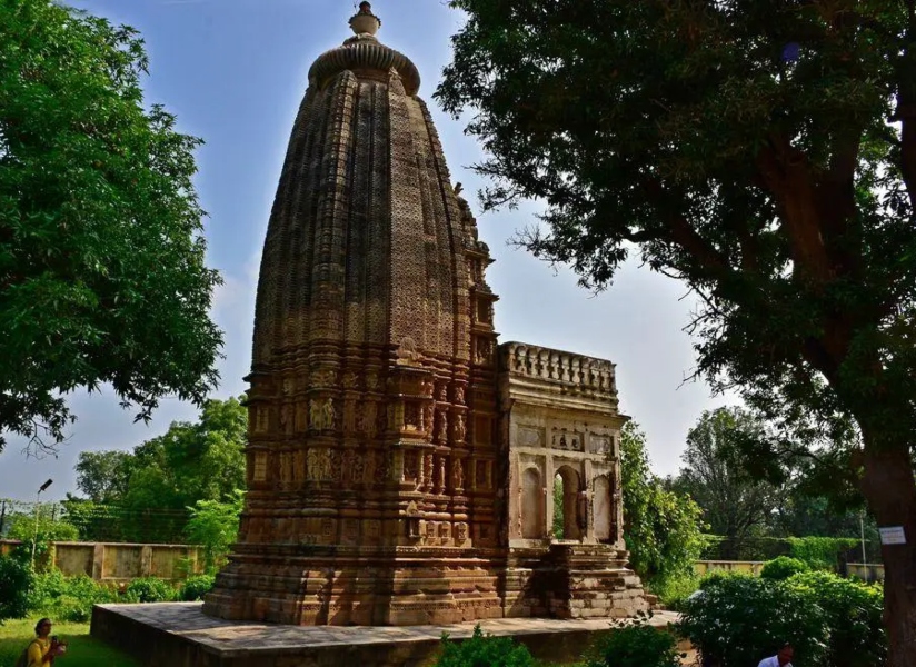 Adinath Temple in Khajuraho, India | Day Tripe with Sunleisureworld