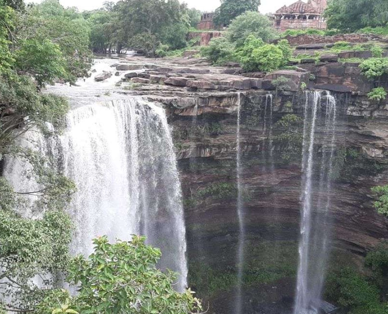 Menal Waterfall in Bhainsrorgarh, India | Day Tripe with Sunleisureworld